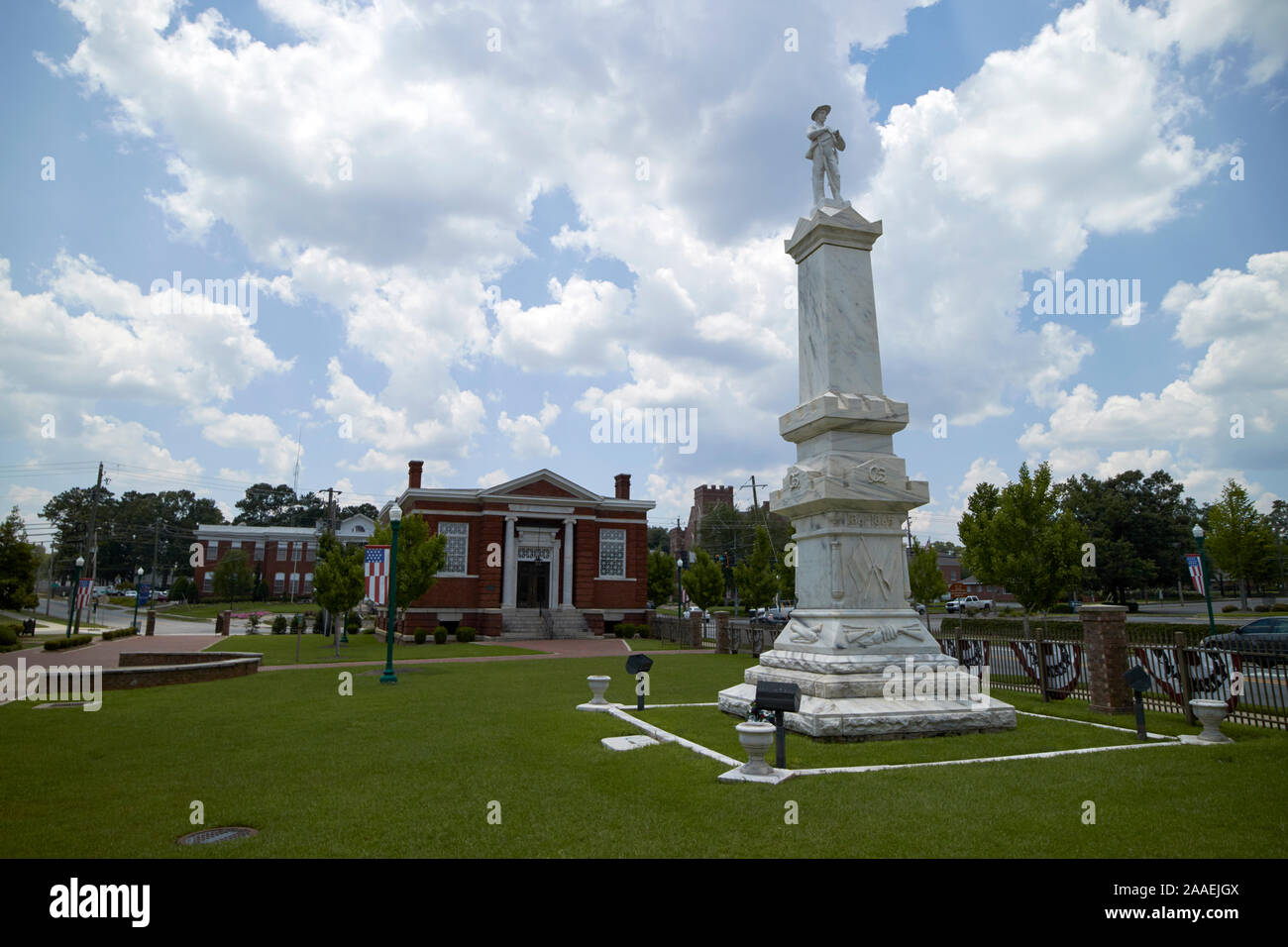 confederate army war memorial monument dublin georgia usa Stock Photo ...
