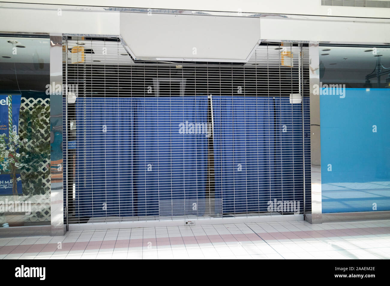 closed shuttered empty store in savannah mall savannah georgia usa ...