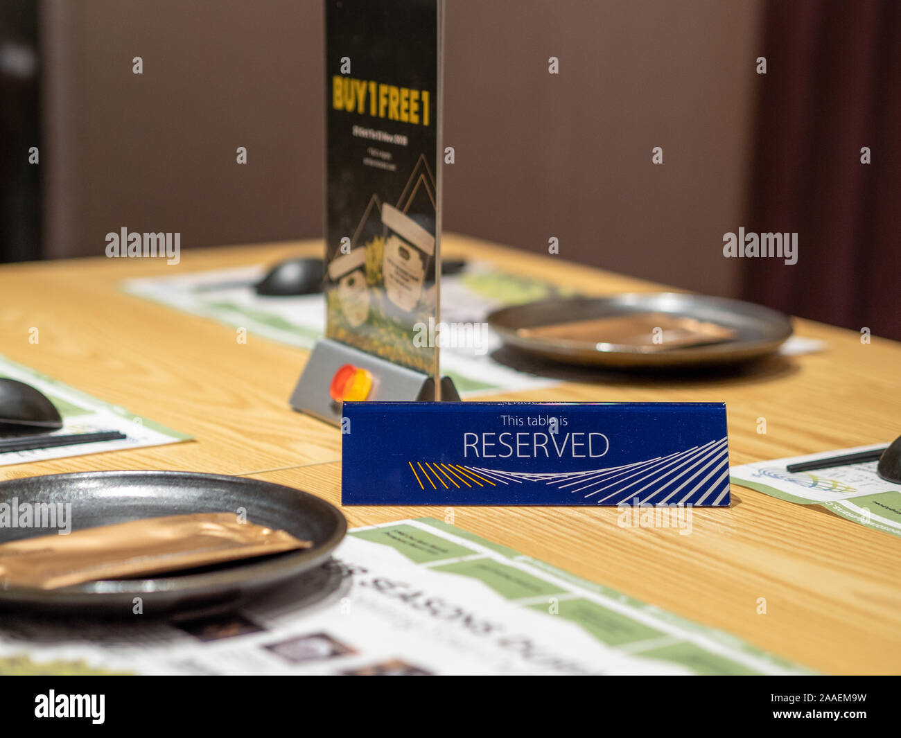 Reserved sign on restaurant table hi-res stock photography and images ...