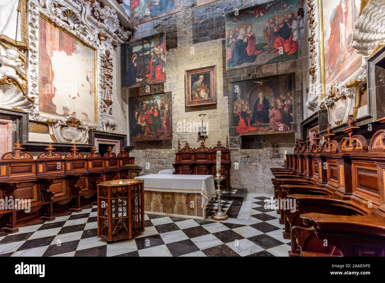 Chapel of San Pedro interior Valencia cathedral ( La Catedral ...