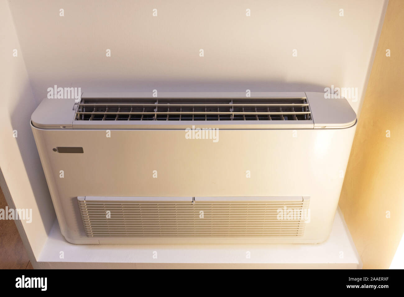 Ceiling air conditioner hi-res stock photography and images - Alamy