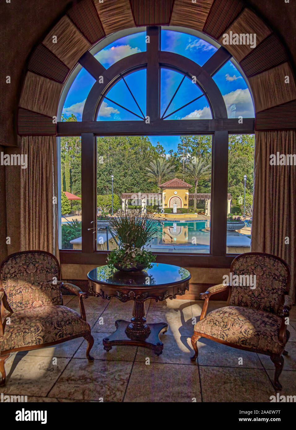 Elderly community meeting hi-res stock photography and images - Alamy