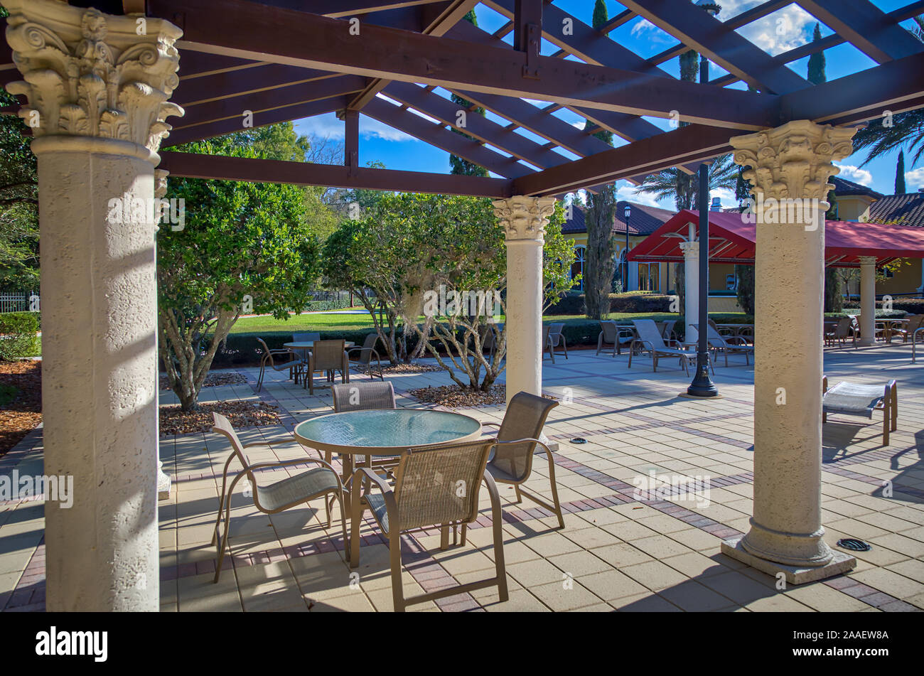 Elderly community meeting hi-res stock photography and images - Alamy