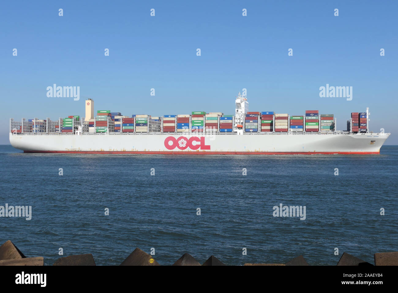 The container ship OOCL Japan will reach the port of Rotterdam on 30 ...