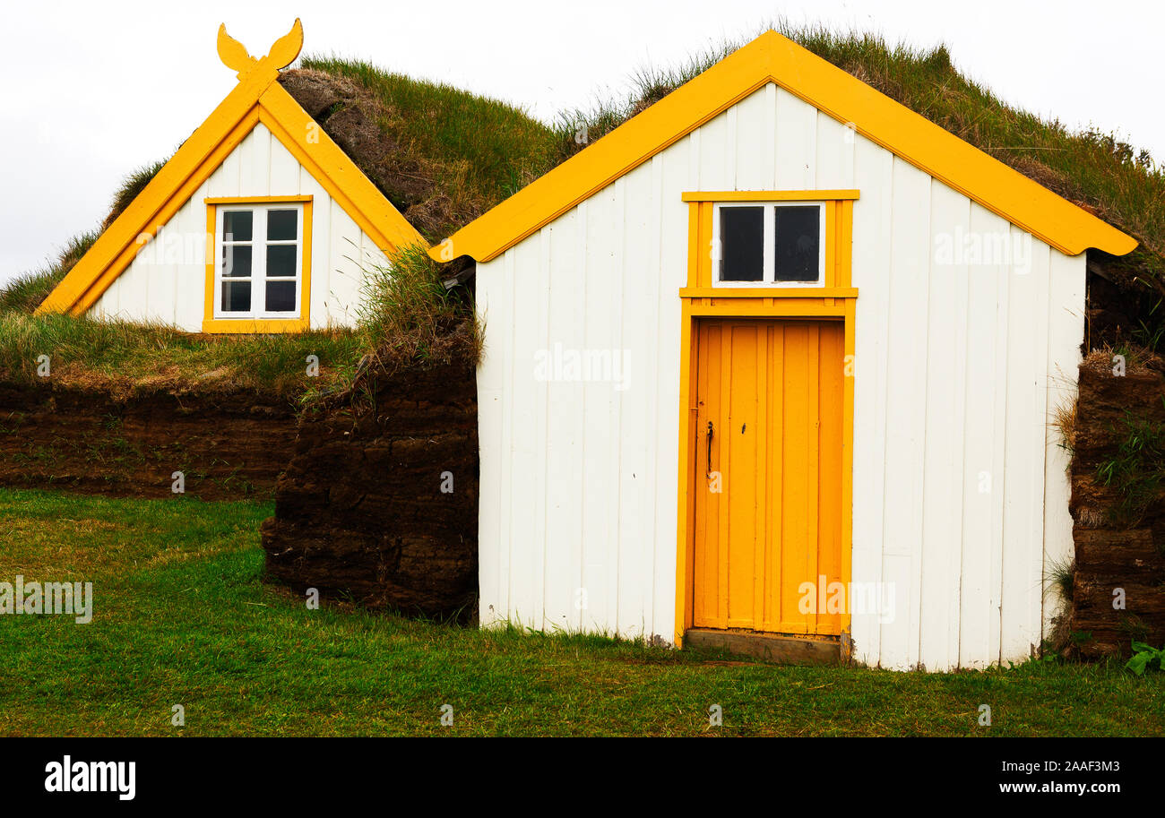 Turf farmhouse iceland hi-res stock photography and images - Alamy