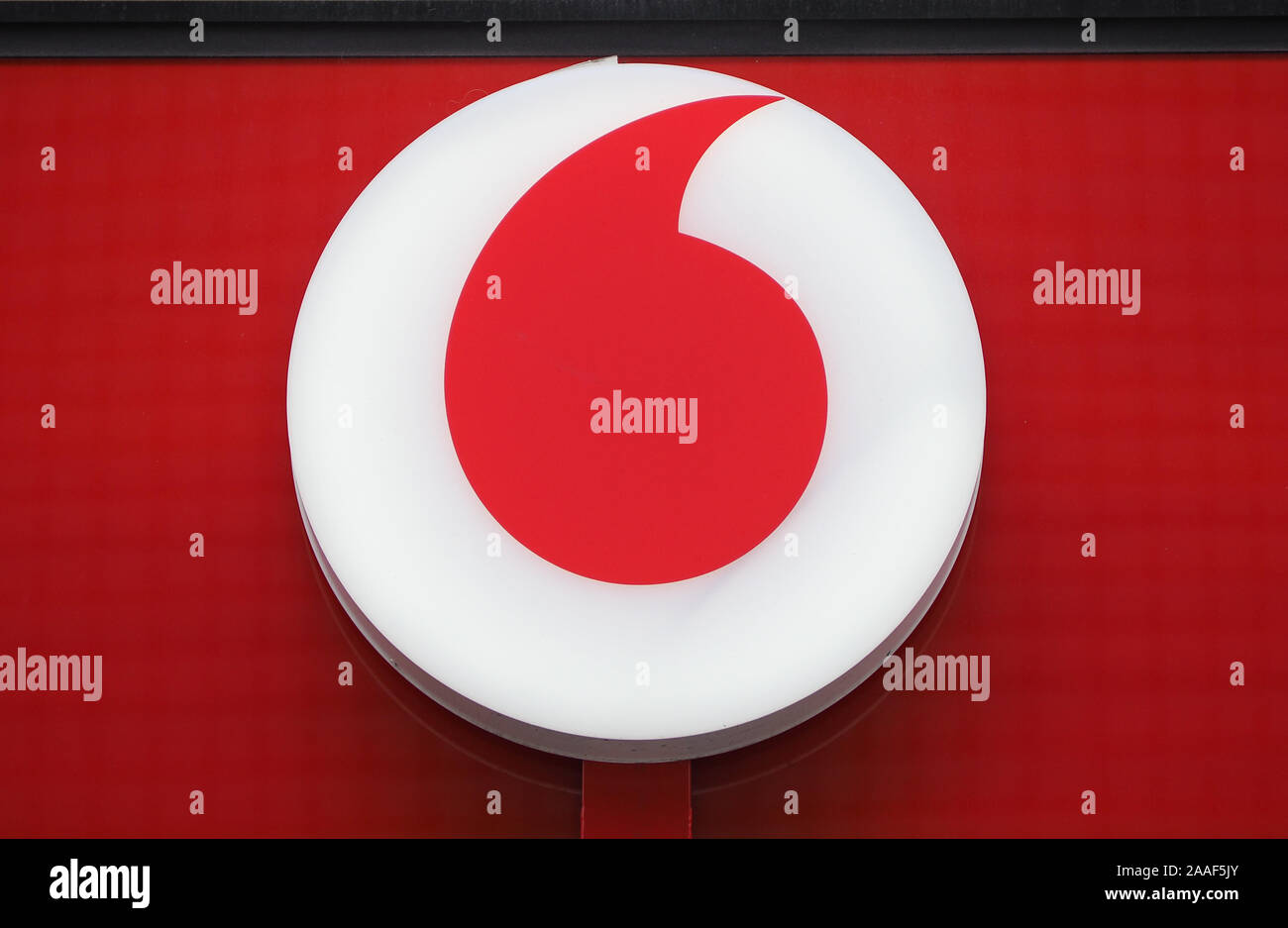 Vodafone logo london hi-res stock photography and images - Alamy
