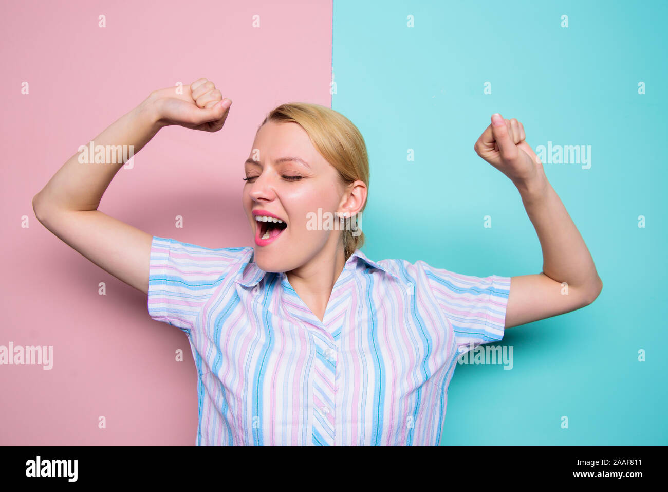 Good morning. Exercises to maintain vivacity. Stretch and do exercises ...