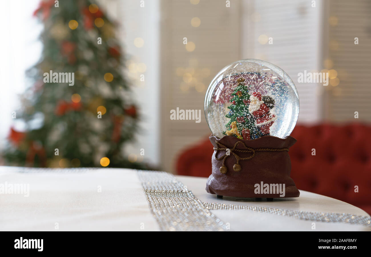 Inside snow globe hi-res stock photography and images - Alamy