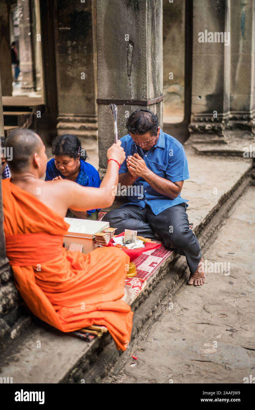 Monk cambodia blessing hi-res stock photography and images - Alamy