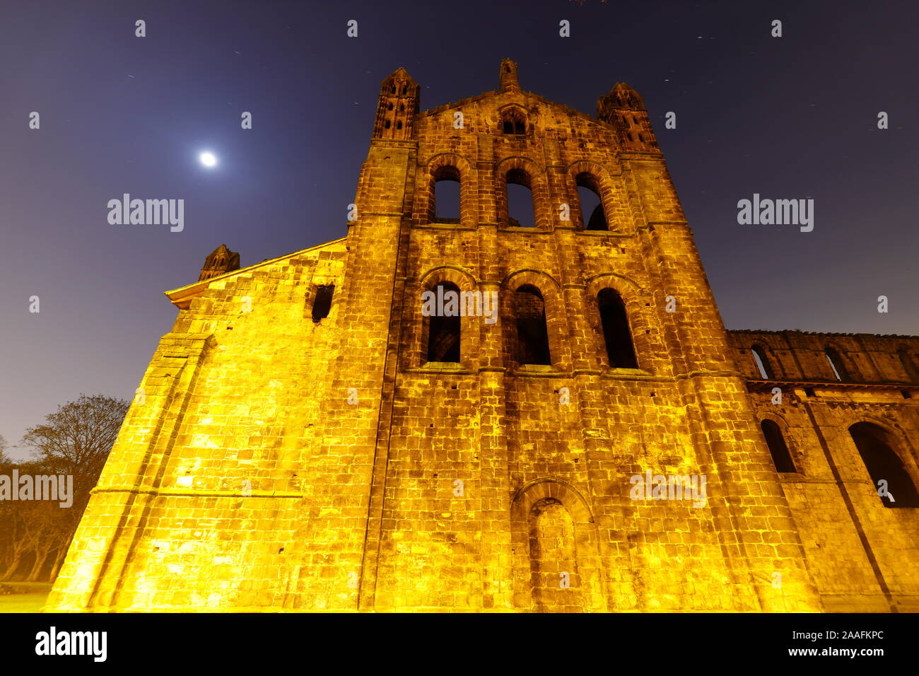 Kirkstall Abbey at night with the moon shining Stock Photo - Alamy
