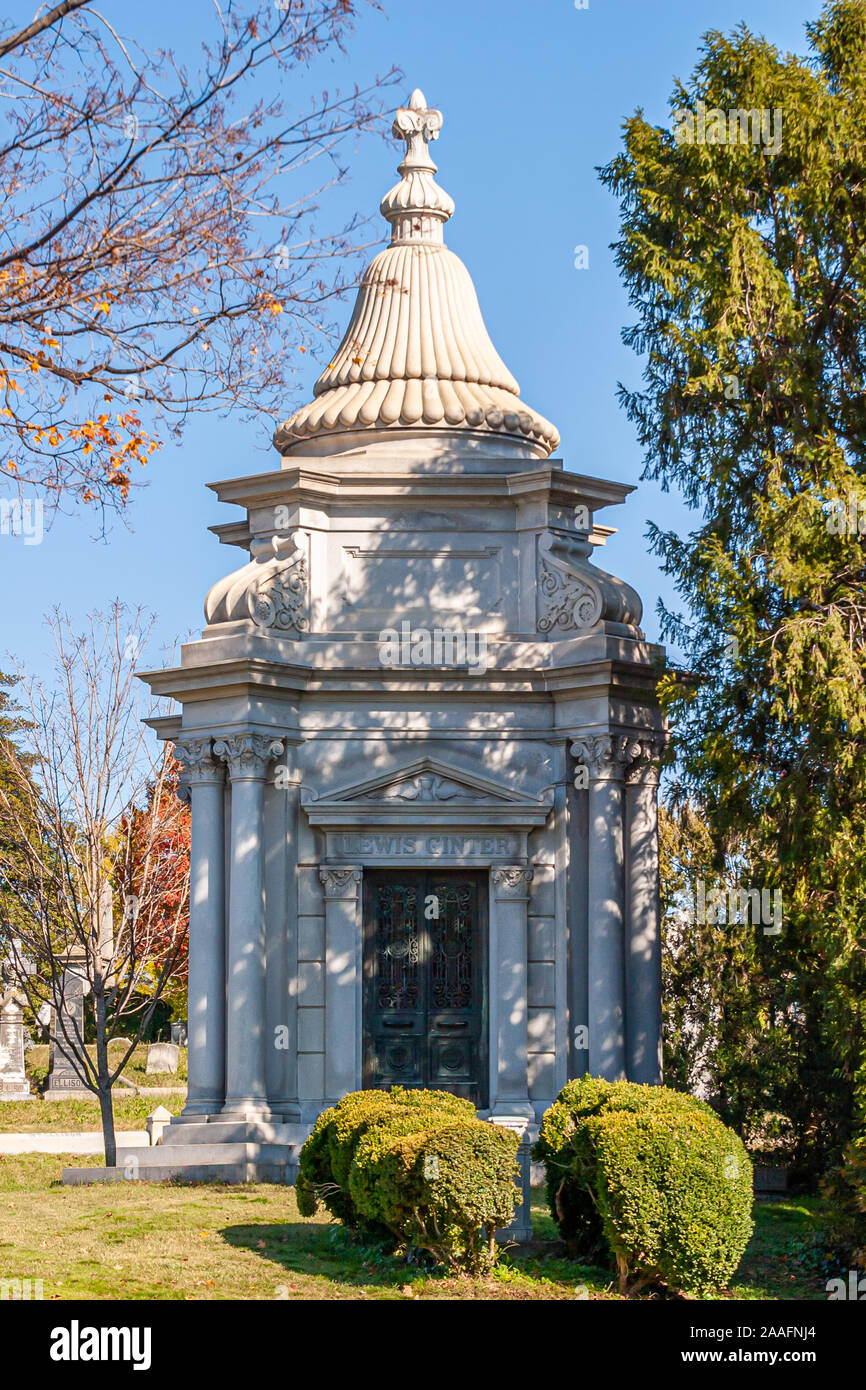 Lewis Ginter mausoleum in Hollywood Cemetary, Richmond, VA Stock Photo ...