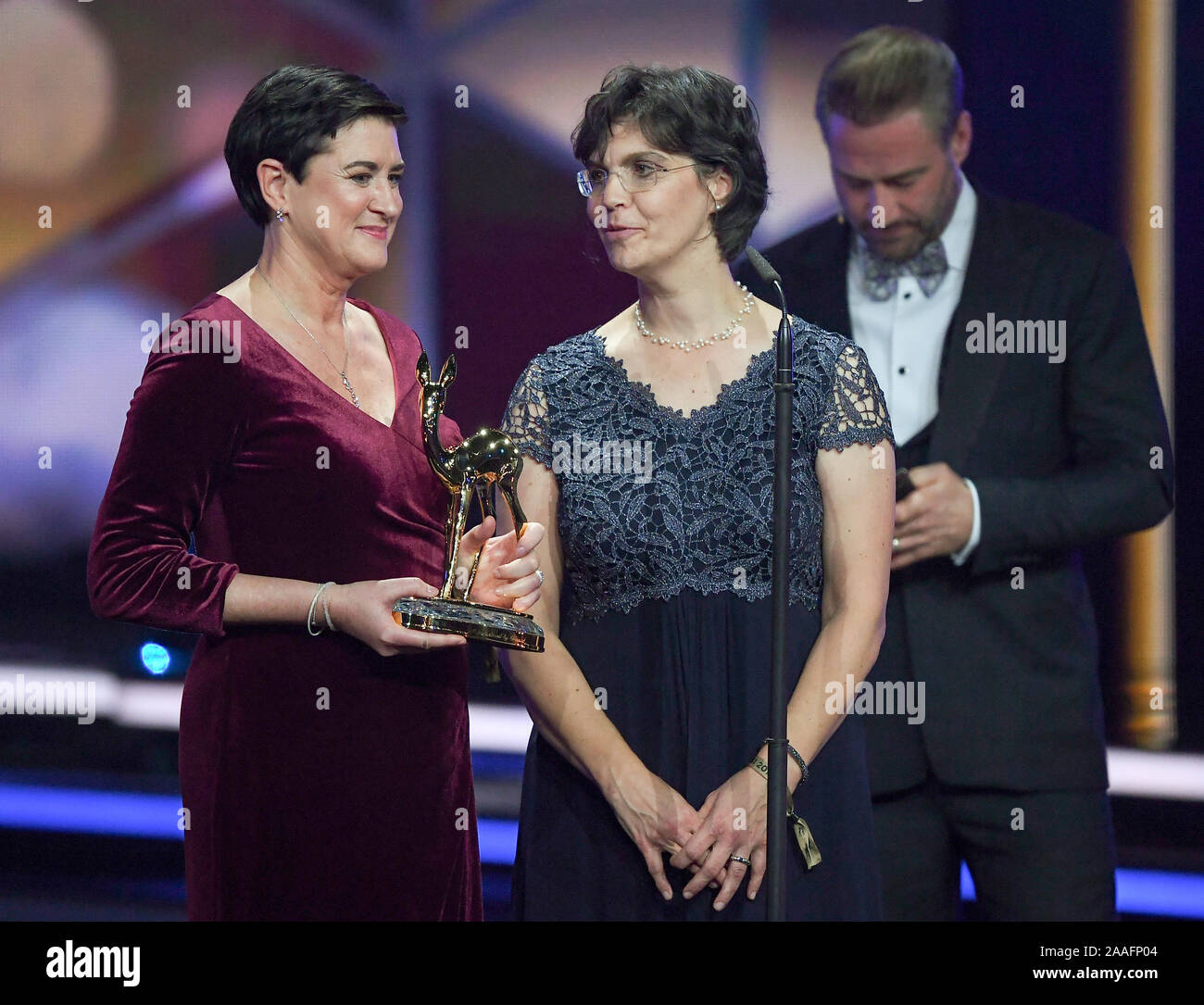 Baden Baden, Germany. 21st Nov, 2019. Anette Hrdlitschka (l) and Andrea ...