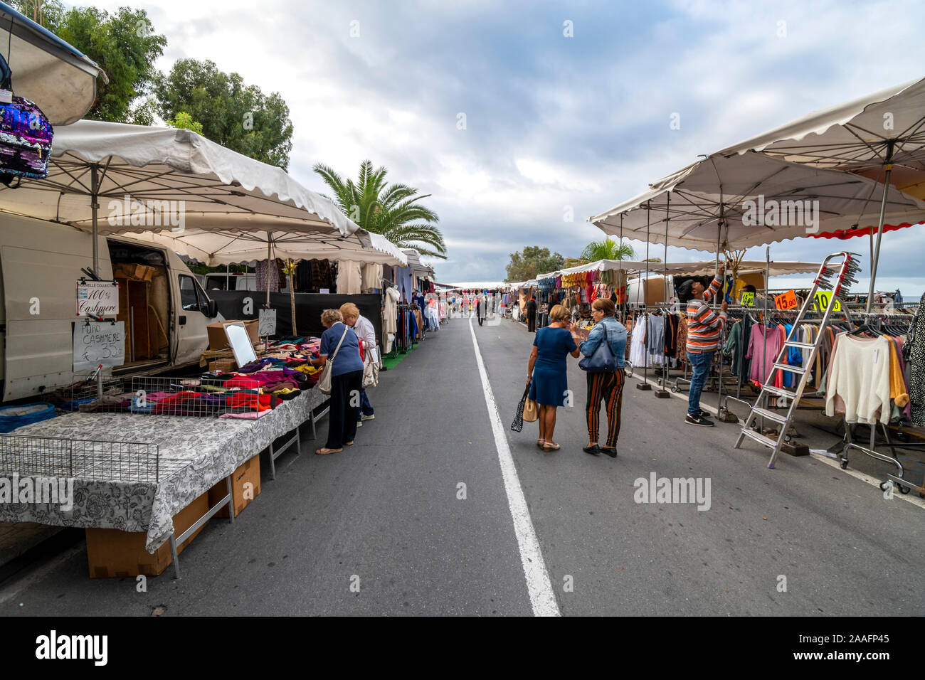 Mediterranean outdoor market hi-res stock photography and images - Alamy