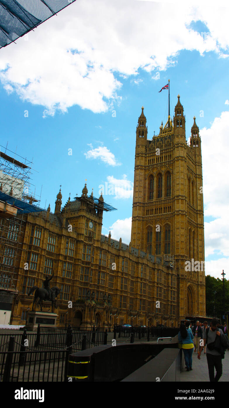 the towering structure of the great palace of Buckingham palace seen ...