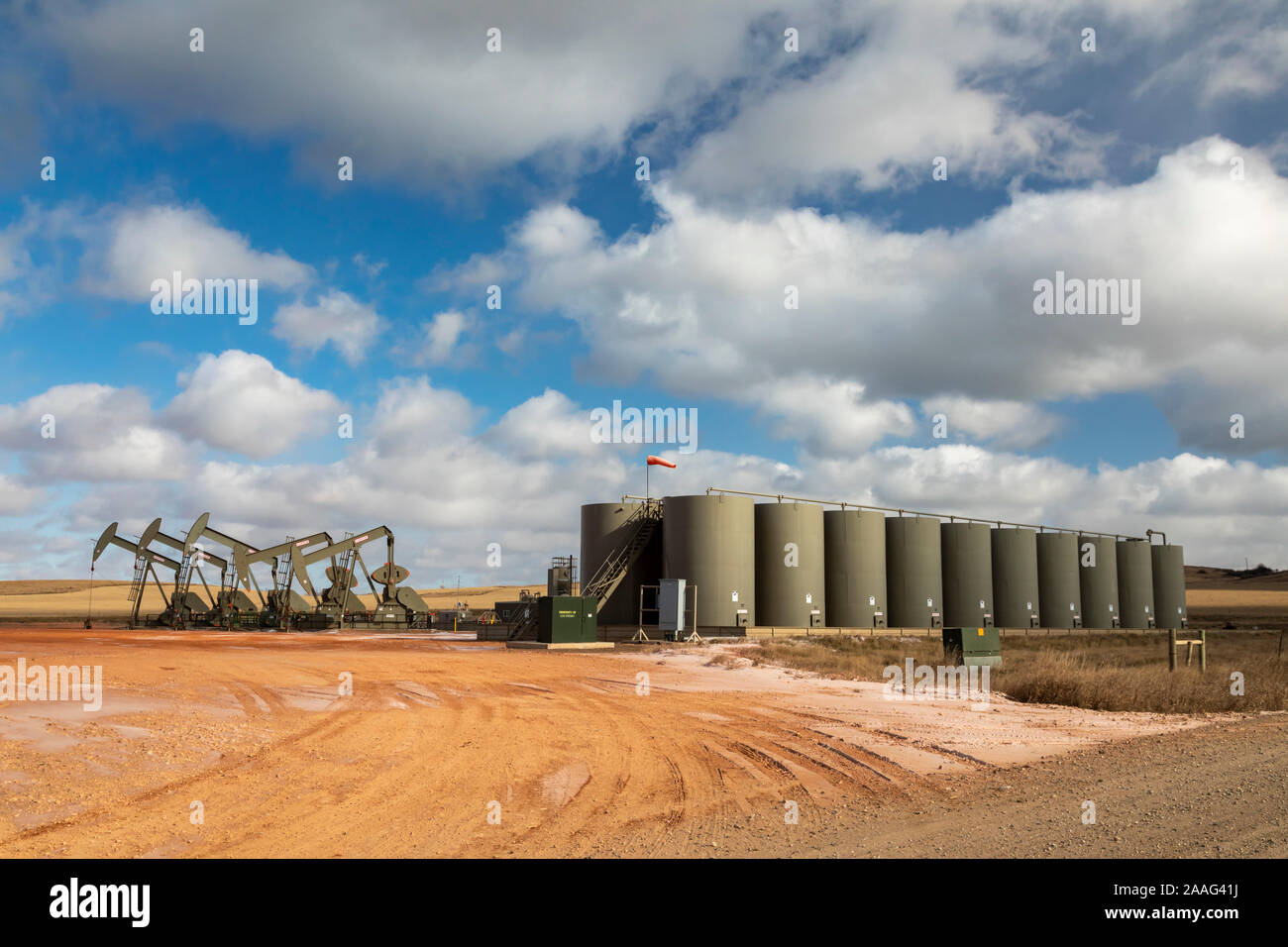 Watford City, North Dakota - Oil production in the Bakken shale ...