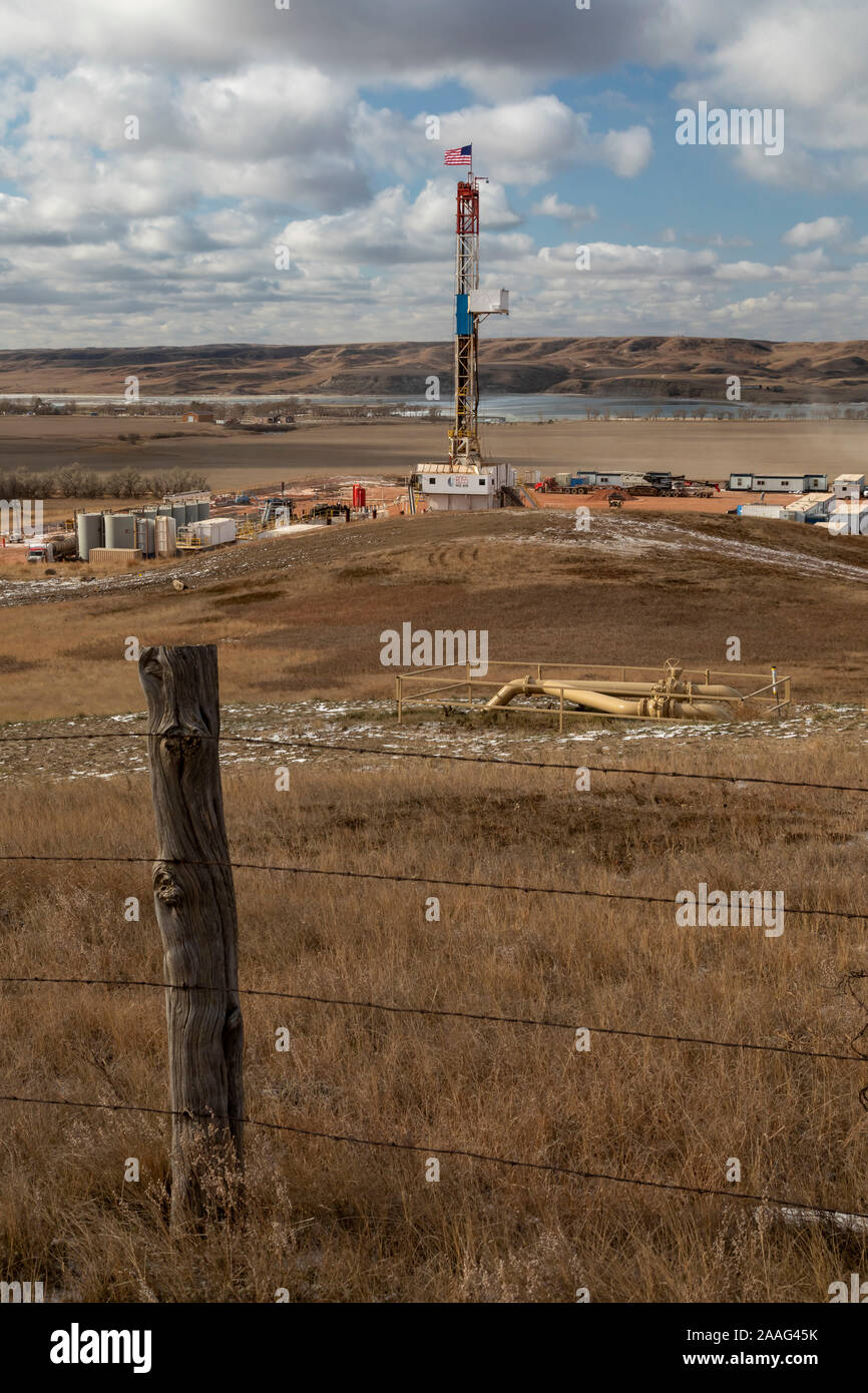 Watford City, North Dakota - Oil production in the Bakken shale ...