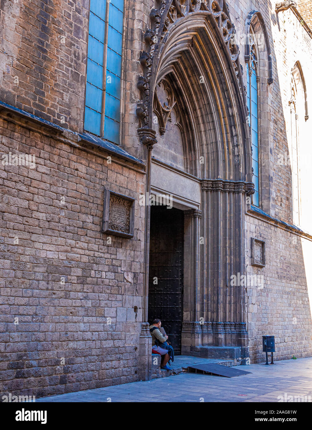 Buildings arch arches hi-res stock photography and images - Alamy