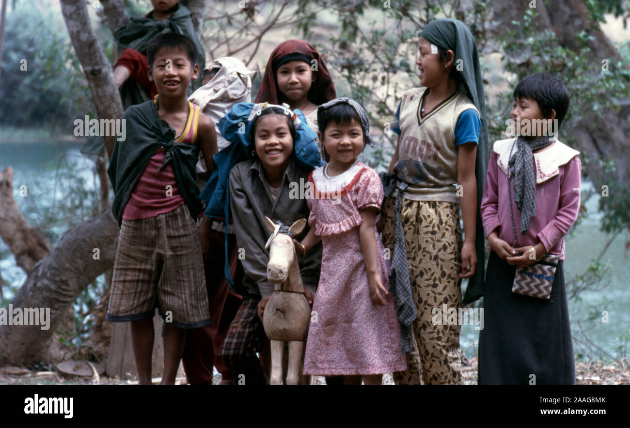 Similing indigenous Shan children in their village in Burma (Myanmar ...