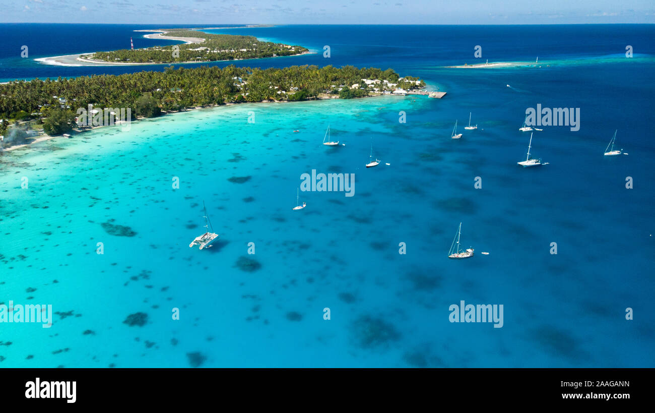 Aerial views of the lagoon of Rangiroa in the Tuamotu arghipelago ...
