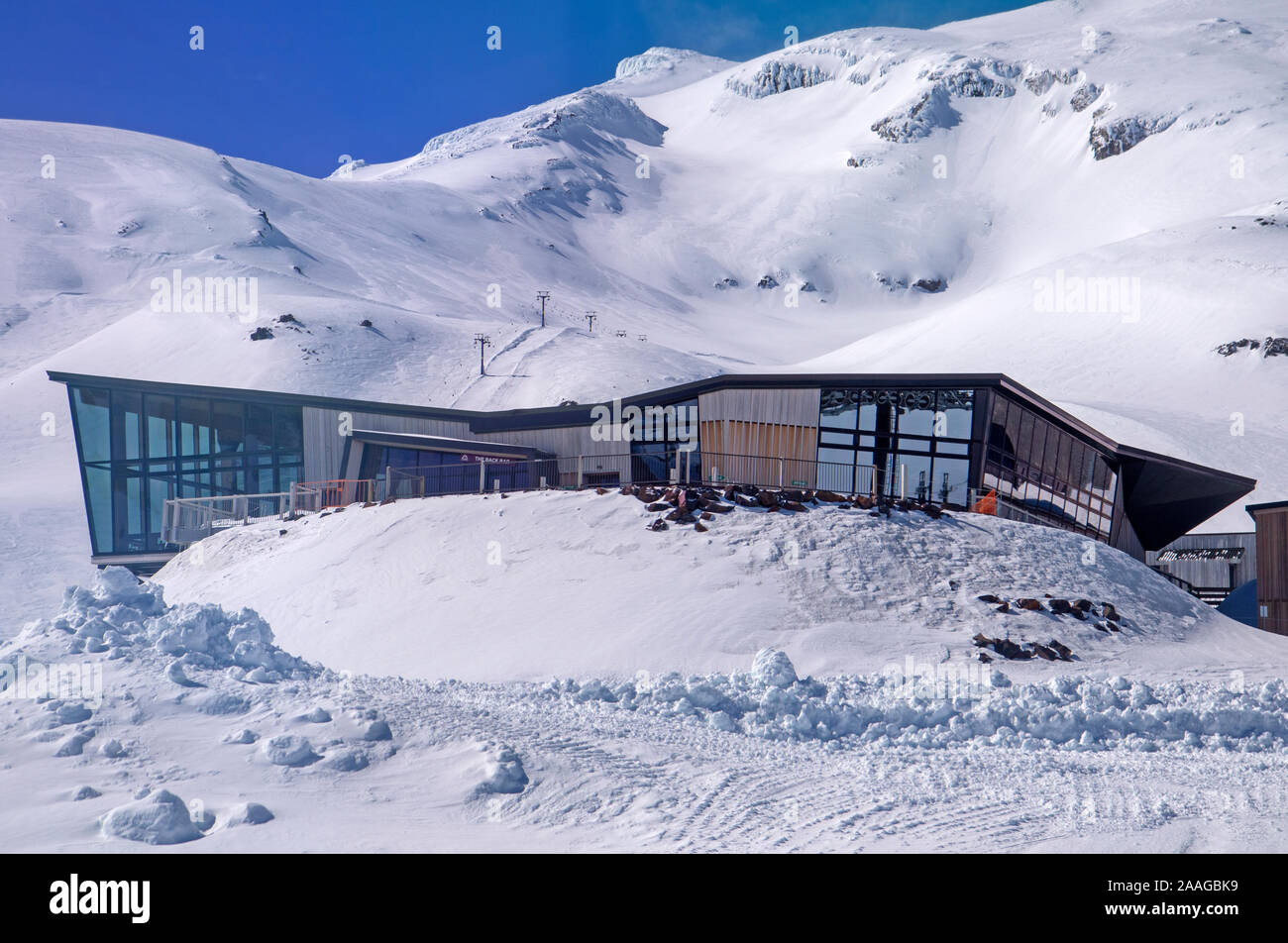 Knoll Ridge Chalet on the slopes of Mt Ruapehu Stock Photo - Alamy