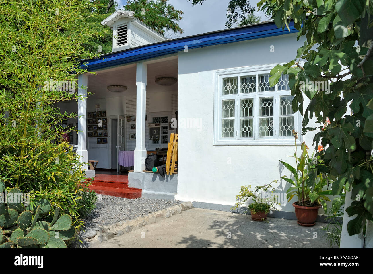 Anton chekhov house hi-res stock photography and images - Alamy