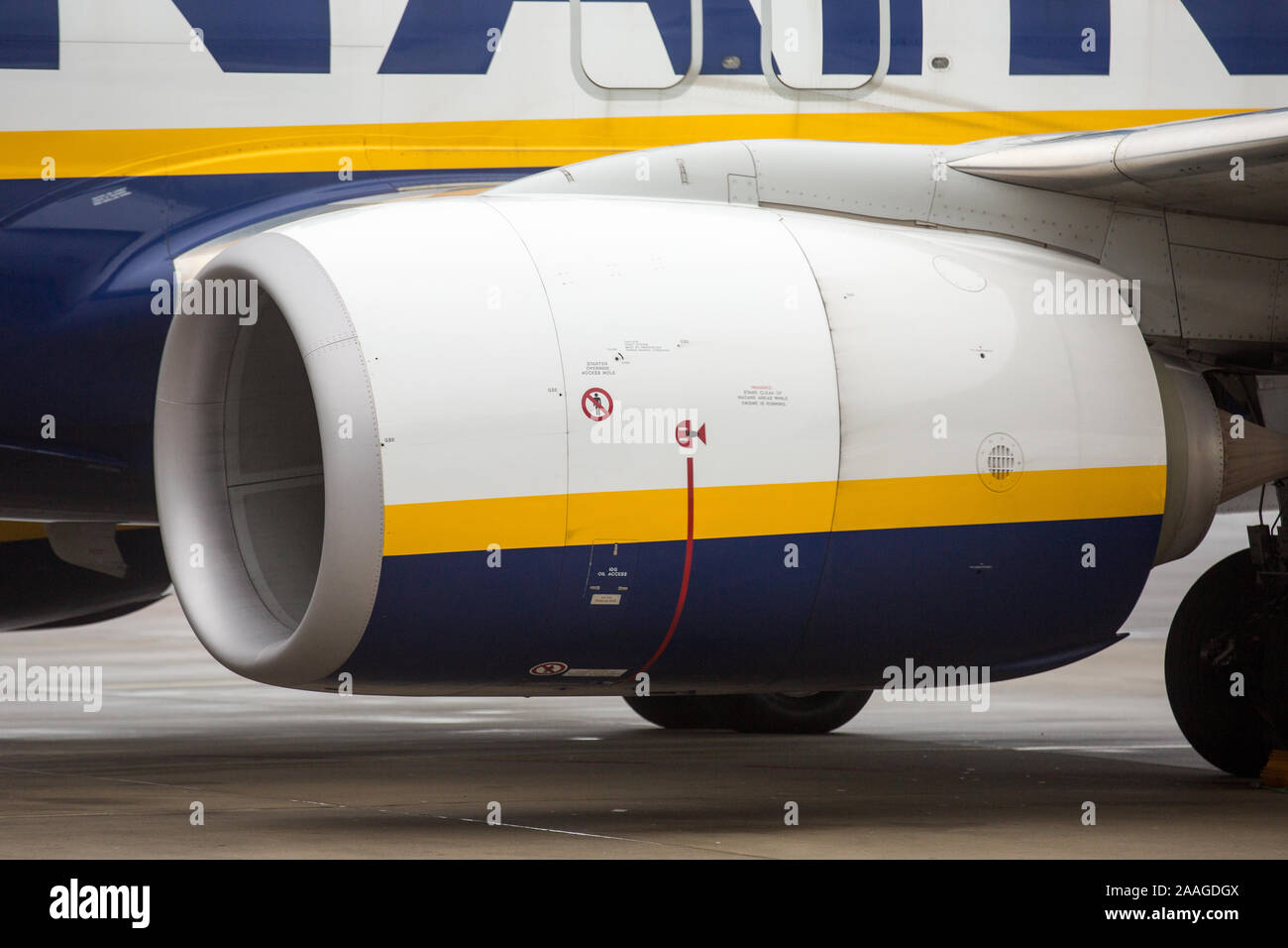 A view of the jet engine of a Ryanair aircraft at Landvetter Airport ...