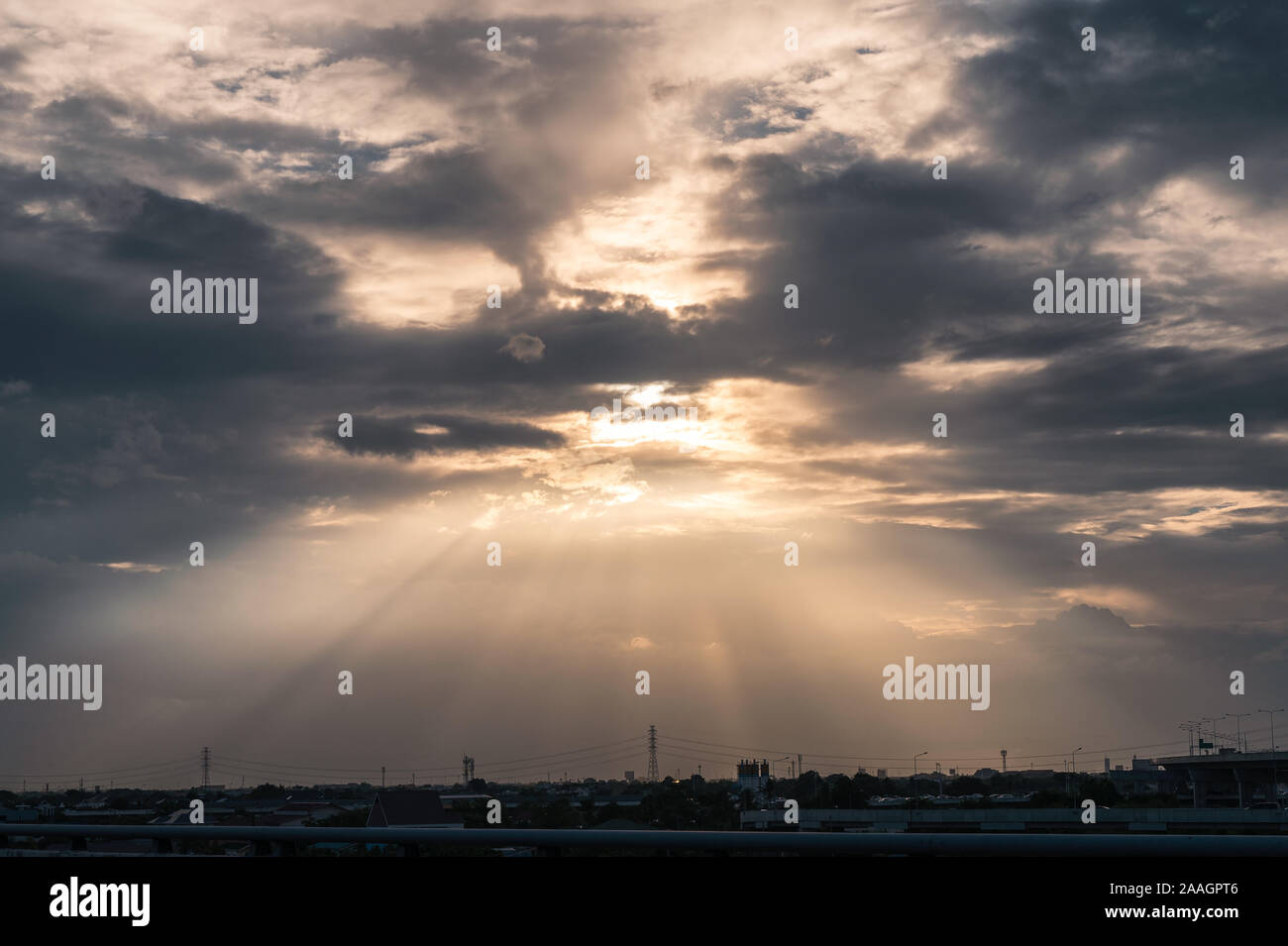 Sunray through heaven hi-res stock photography and images - Alamy