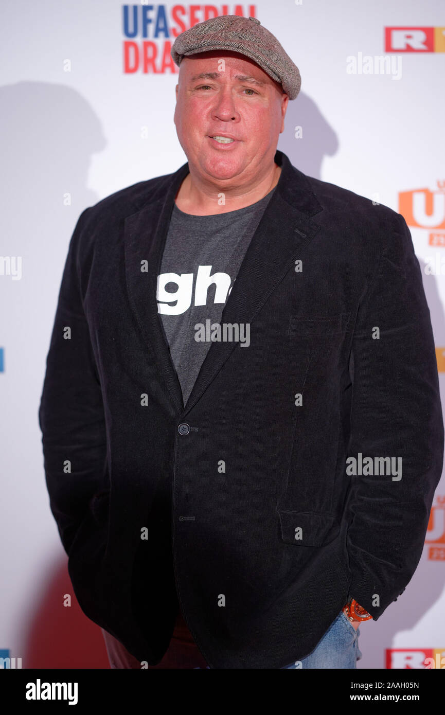 Cologne, Germany. 21st Nov, 2019. The actor Ramon Ademes comes to a ...