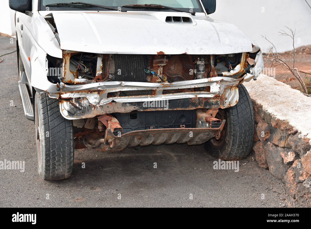 Car damage headlights front bumper hi-res stock photography and images - Alamy