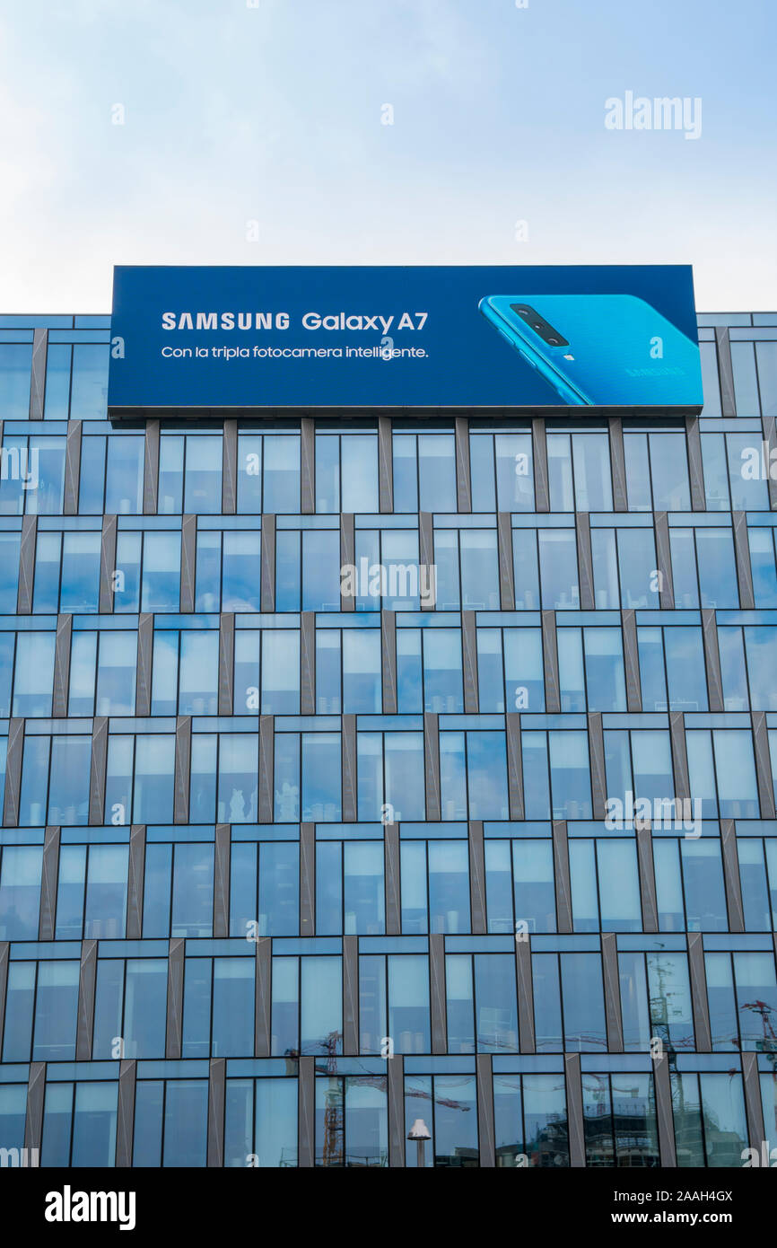 Samsung logo hi-res stock photography and images - Alamy