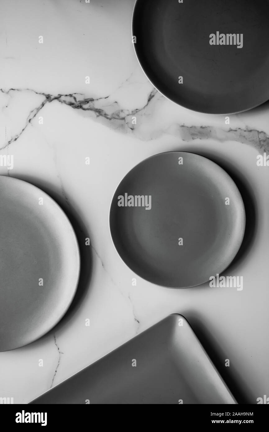 Black empty plate on marble, flatlay - stylish tableware, table decor ...