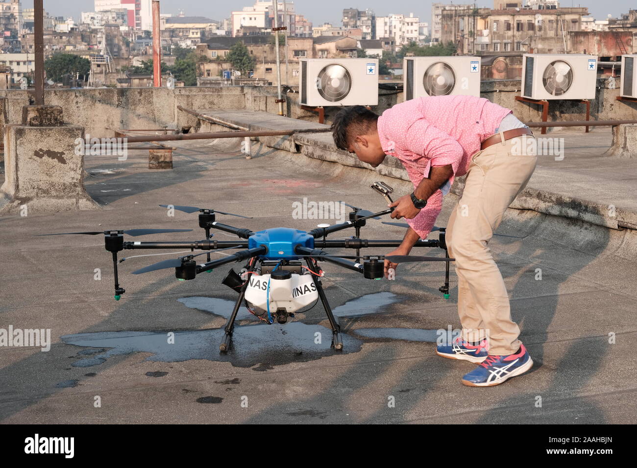 Mosquito tank hi-res stock photography and images - Alamy