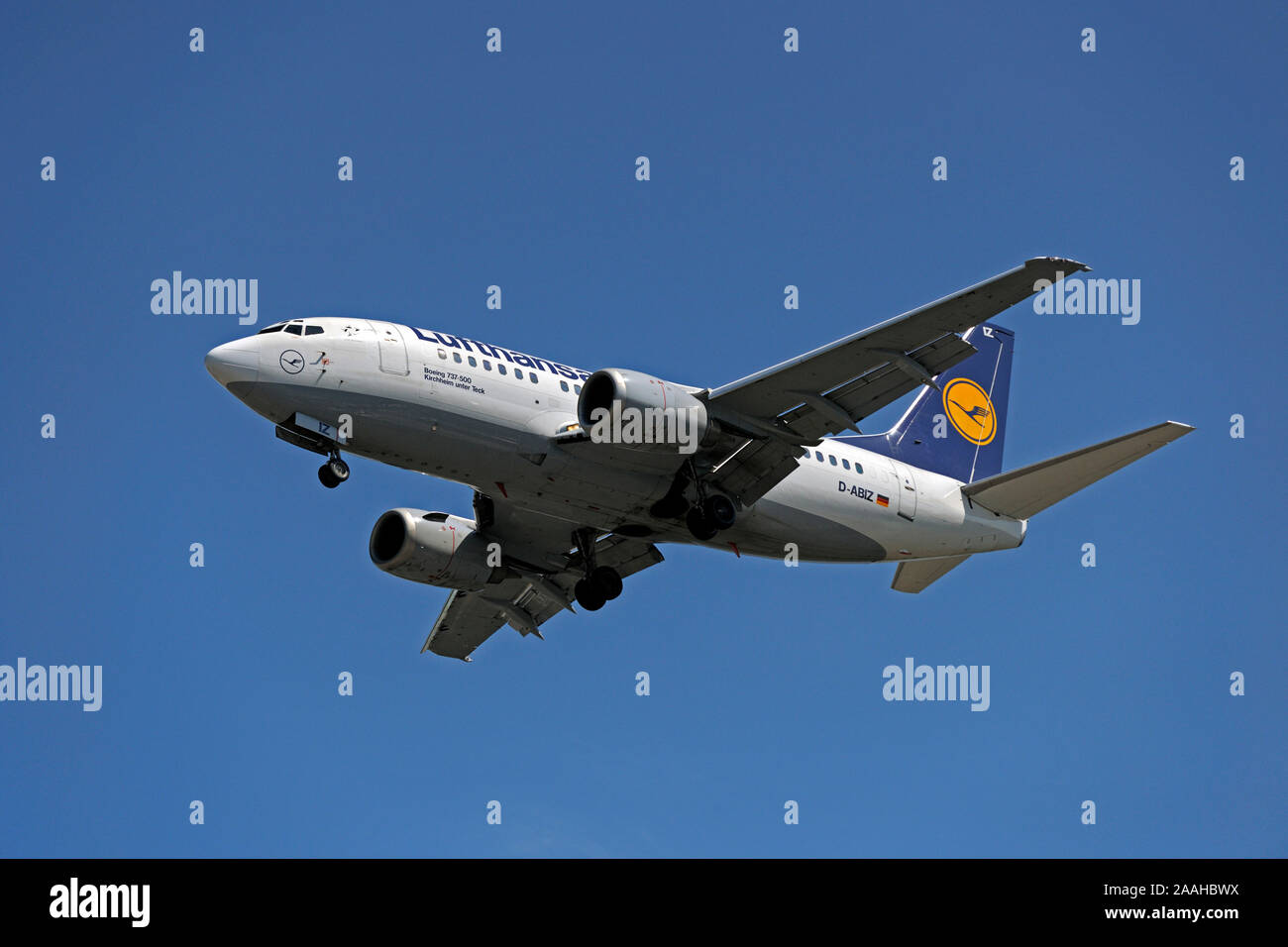 Boeing 737-500 der Lufthansa Stock Photo - Alamy