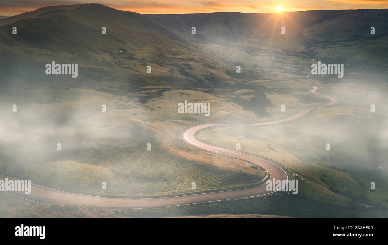 The view from mam tor in the peak district hi-res stock photography and ...