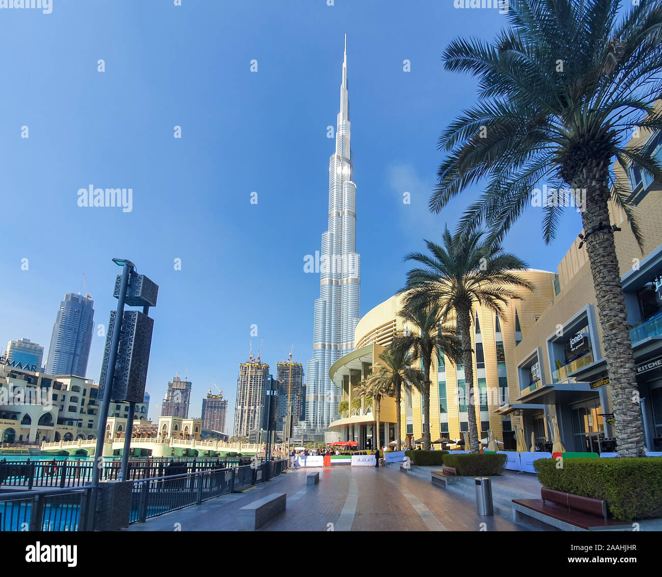 Downtown Dubai landmarks and tourist attractions - The Dubai Mall and ...