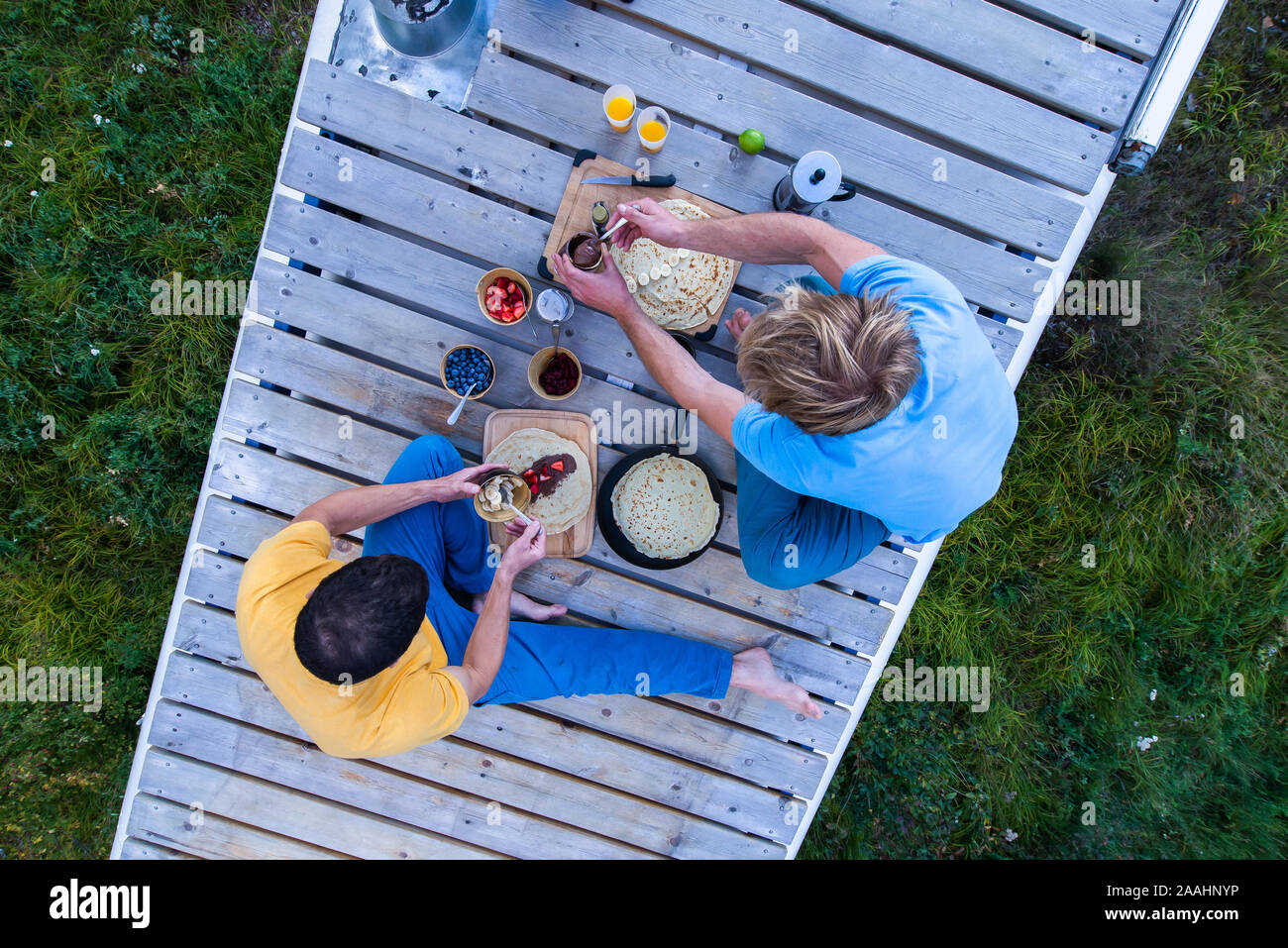 Wilderness snack hi-res stock photography and images - Alamy