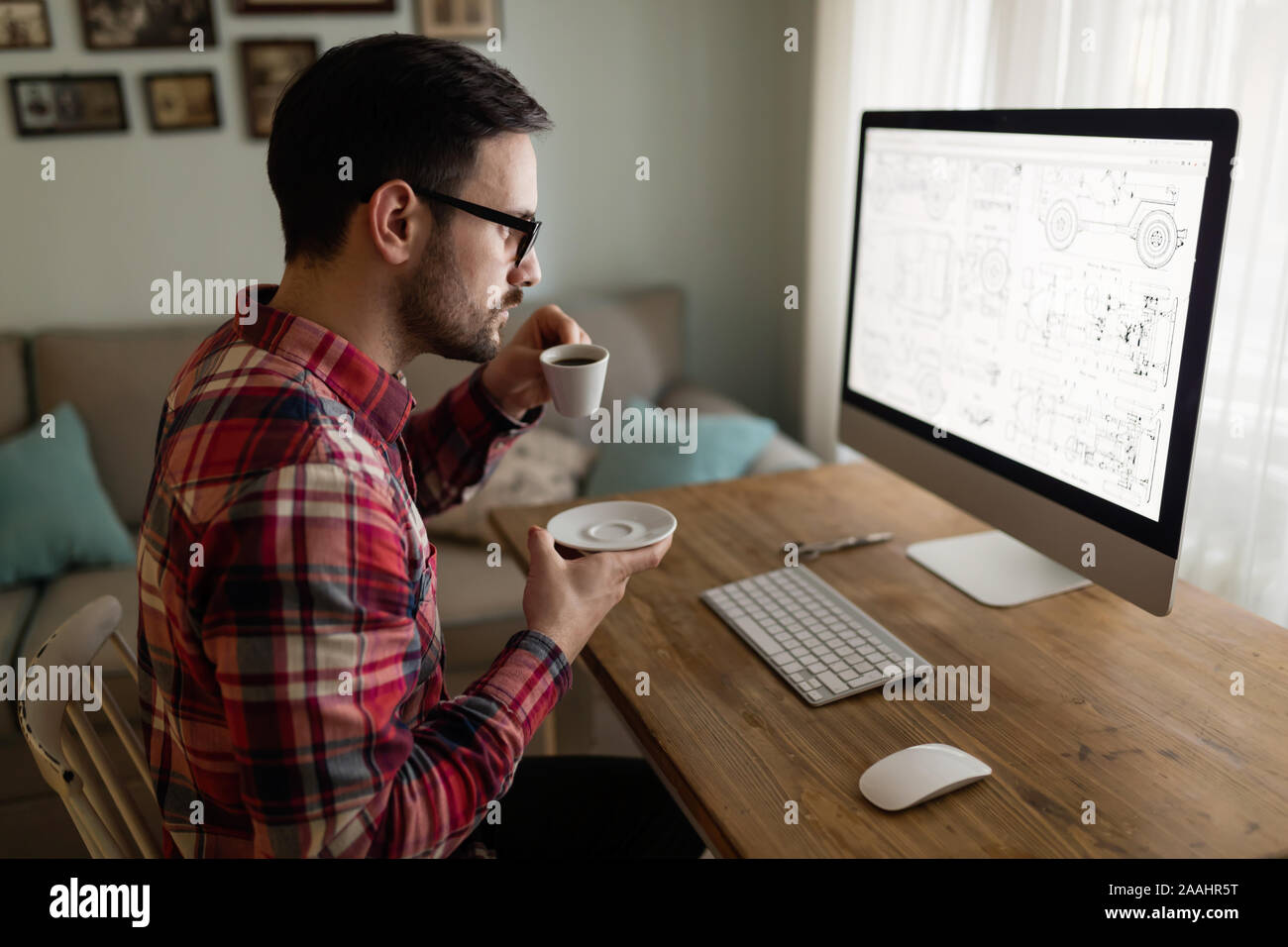 Website designer man hi-res stock photography and images - Alamy