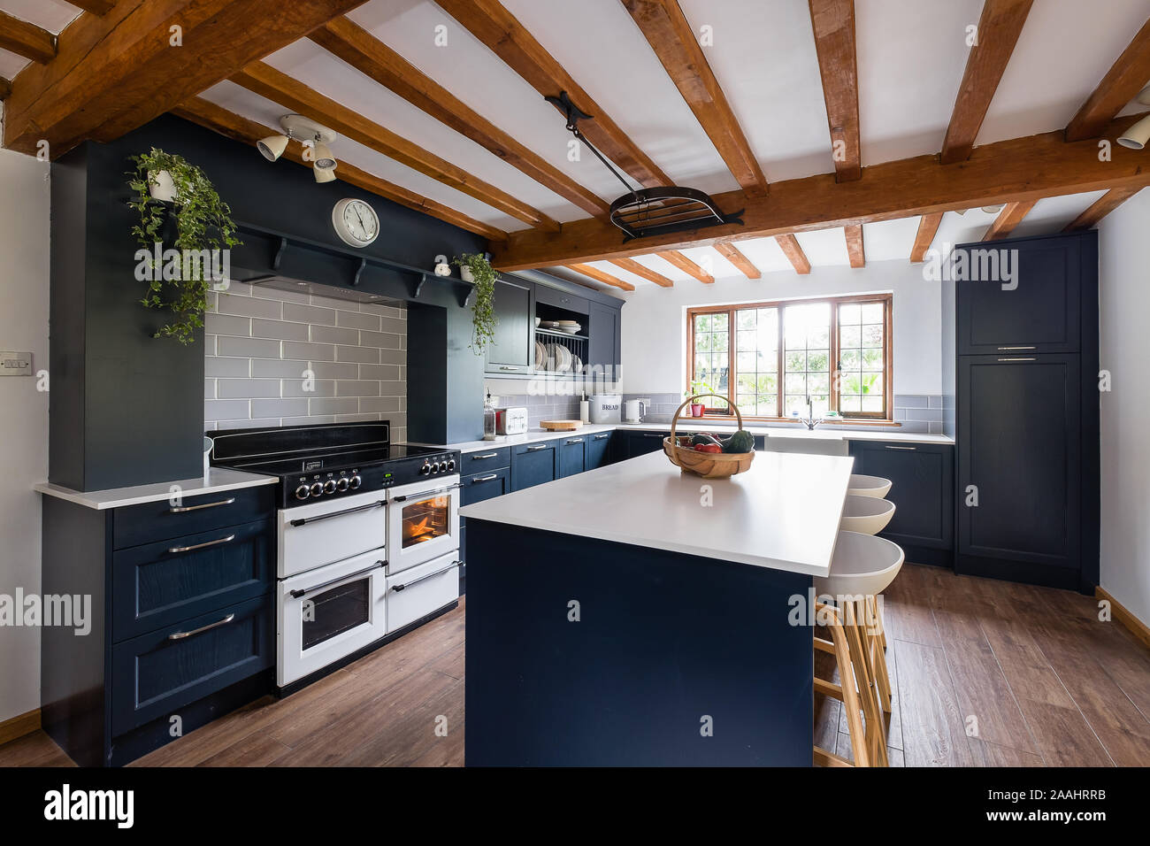 Modern farmhouse kitchen hi-res stock photography and images - Alamy