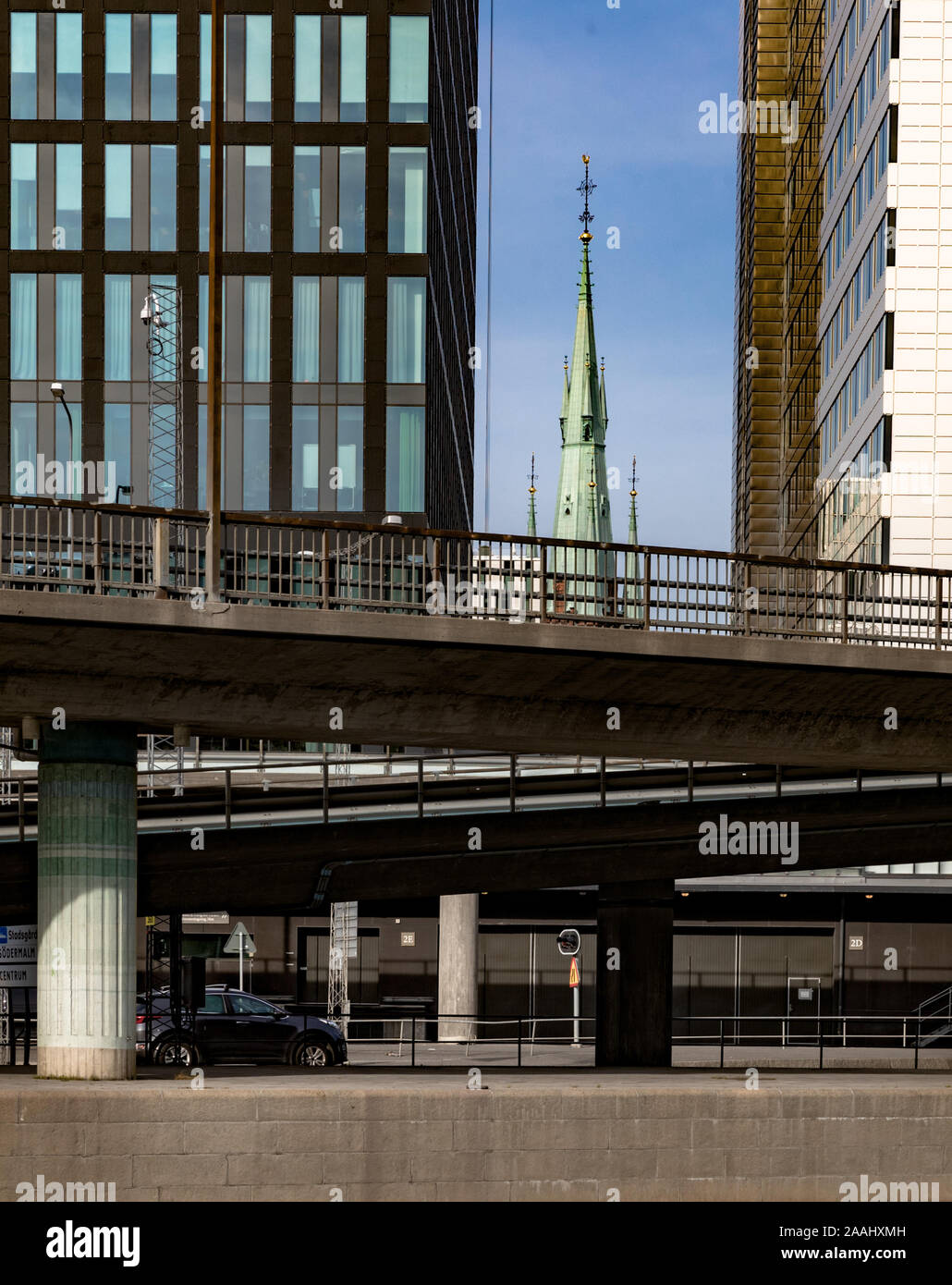 Car vs building hi-res stock photography and images - Alamy