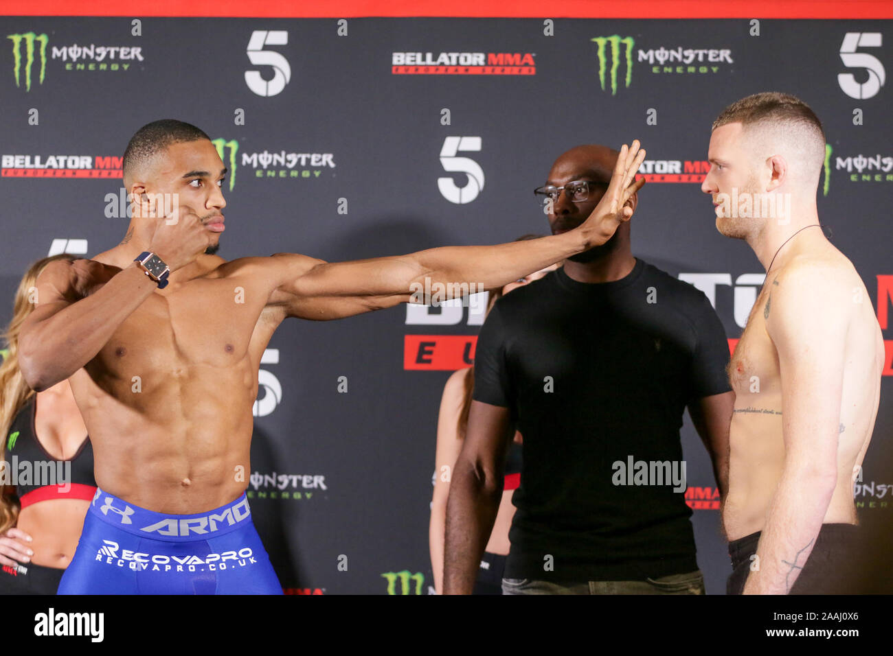 London, UK. 22nd November 2019. Lightweights, Akonne Wanliss and Tim ...