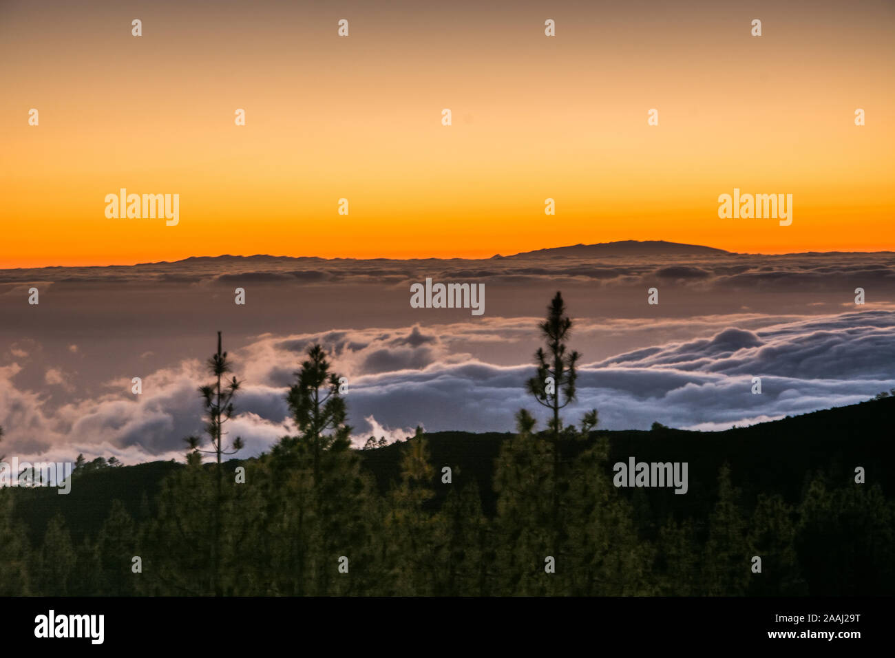 Inspirational mountain sunset hi-res stock photography and images - Alamy