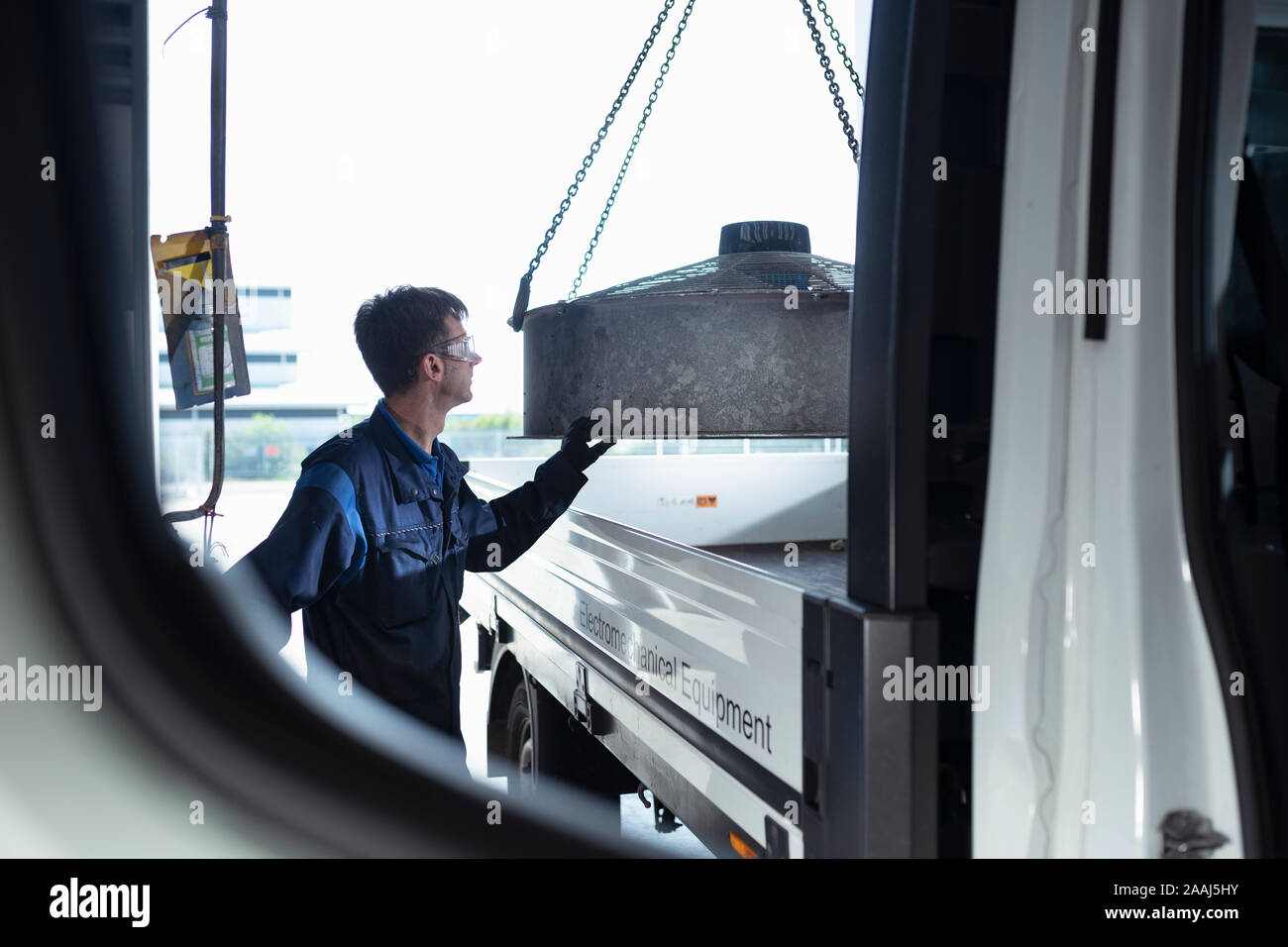 Engineering efficiency hi-res stock photography and images - Alamy