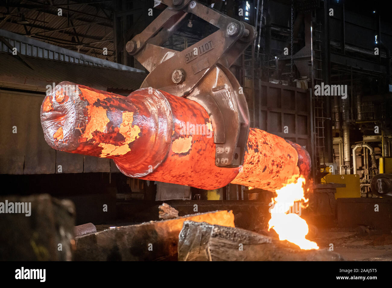 Red hot steel hi-res stock photography and images - Alamy