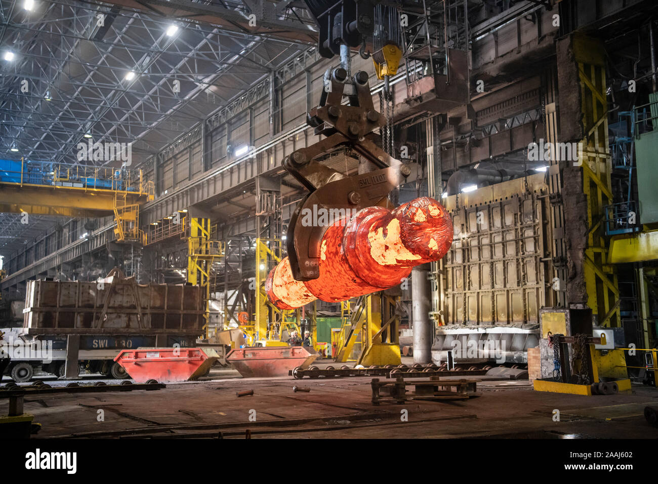 Red hot steel hi-res stock photography and images - Alamy