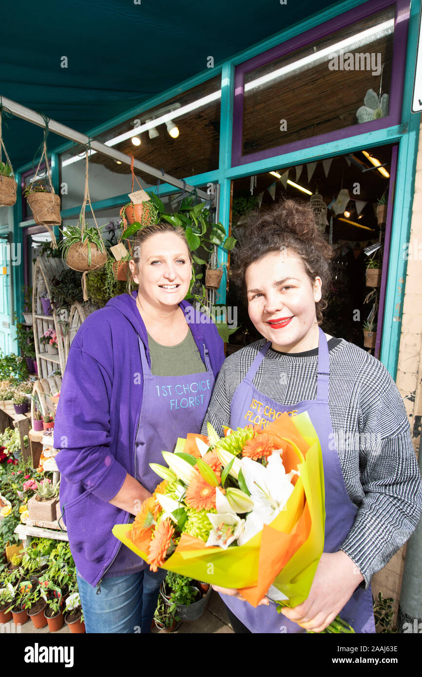 Small business owners of flower shops hi-res stock photography and ...