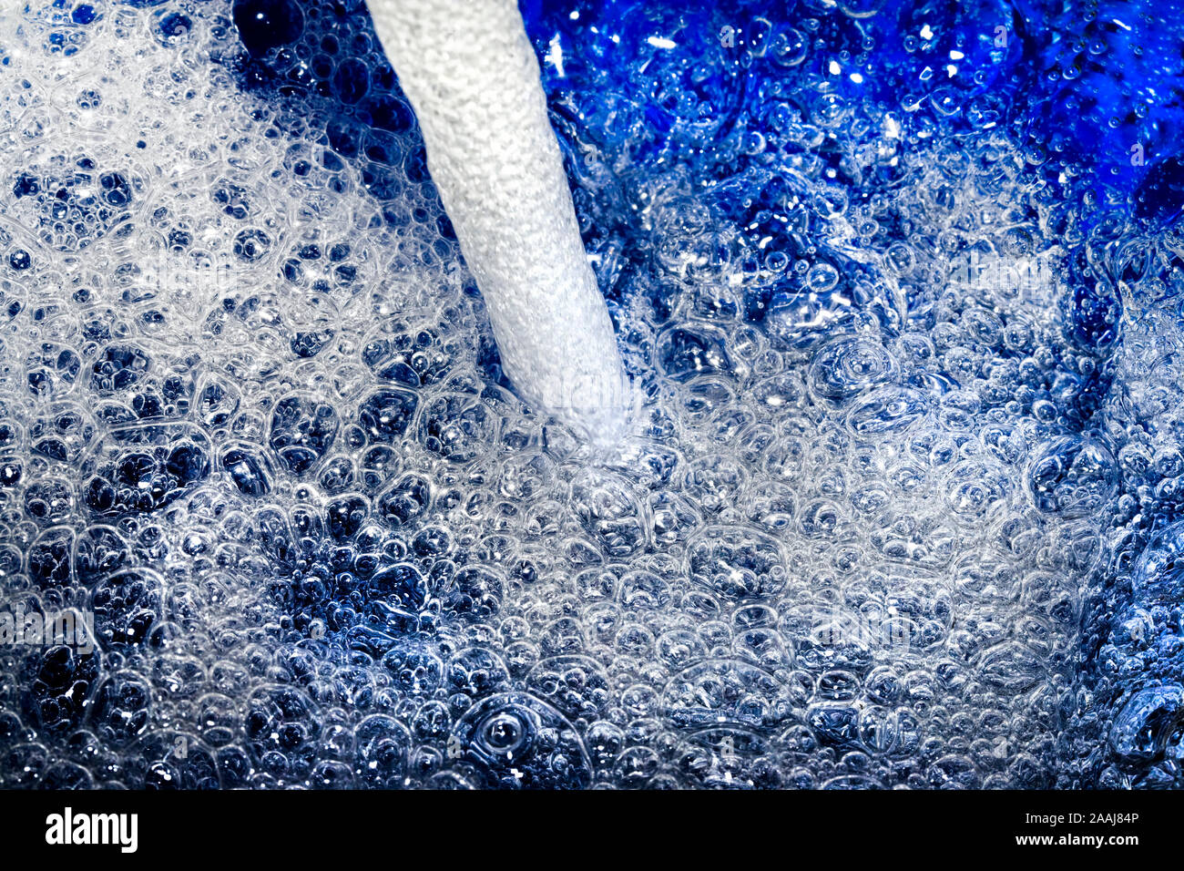 Air bubbles water surface blue hi-res stock photography and images - Alamy