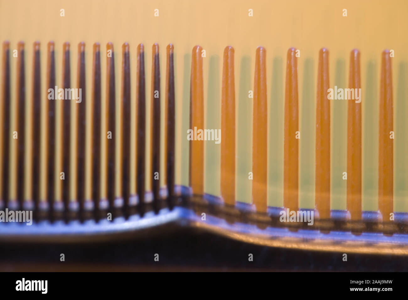 Hair comb hi-res stock photography and images - Alamy