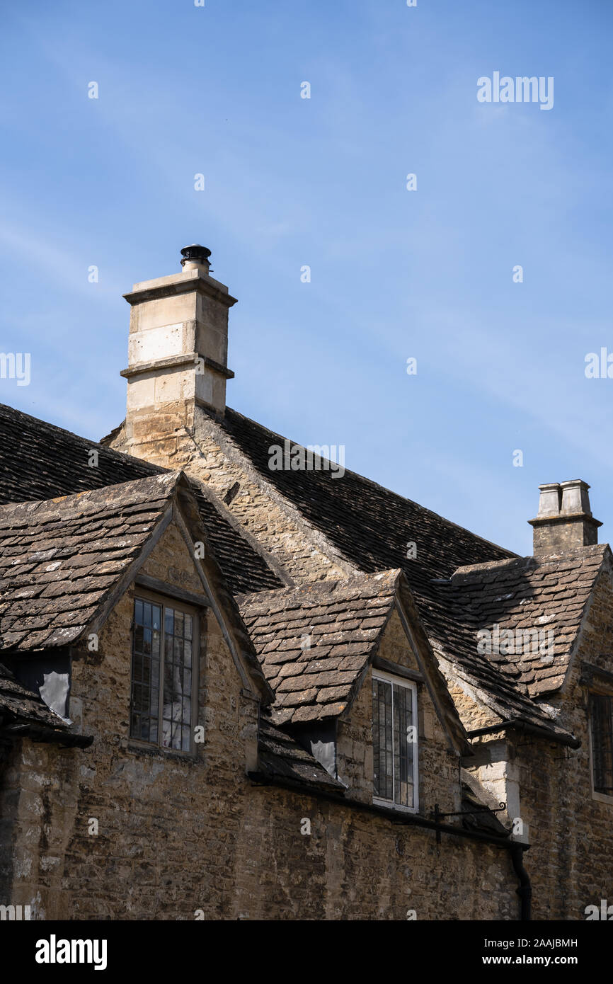 Cute Traditional English stone Limestone Houses in the Cotswolds ...