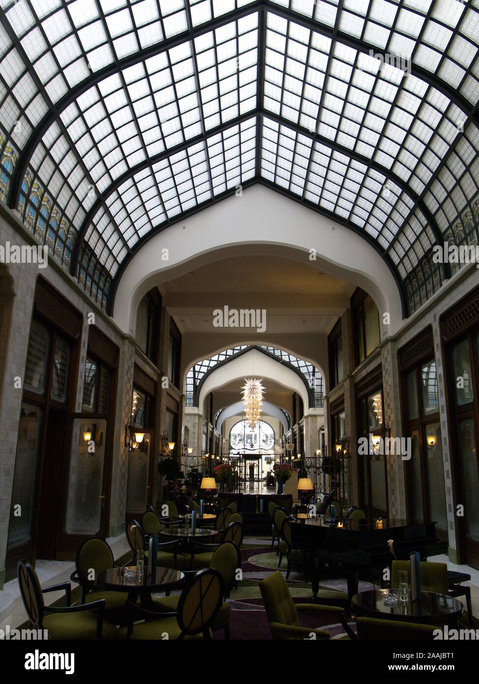 Budapest, Gresham Palace, Zsigmond Quittner 1905-1907 Stock Photo - Alamy