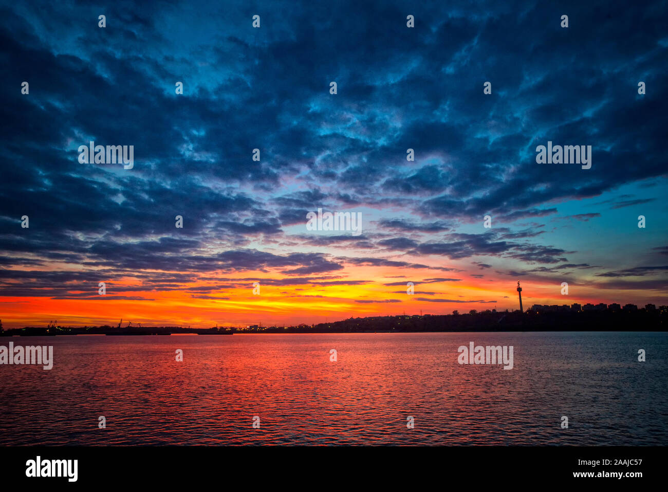 Danube sun sun hi-res stock photography and images - Alamy